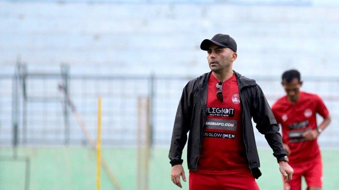 Aremania Senang dengan Gaya Kepelatihan Javier Roca di Arema FC ...