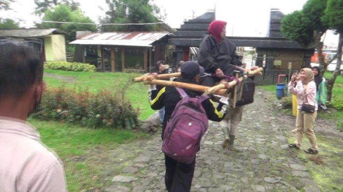 Kisah Mbok Yem Pemilik Warung di Puncak Gunung Lawu yang Mudik Dengan ...