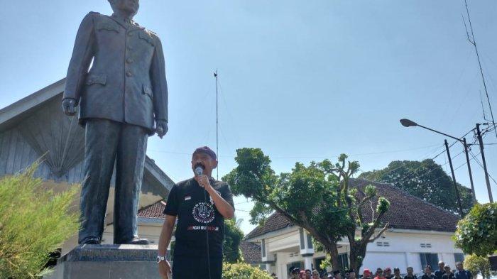 Deklarasi Relawan Jari Tangan Di Istana Gebang Kota Blitar Untuk Ganjar
