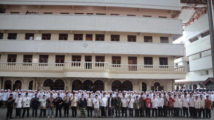 Ratusan Santri Ponpes Wali Barokah di Kota Kediri Ikuti Upacara Hari Santri Nasional Ke-9 ...