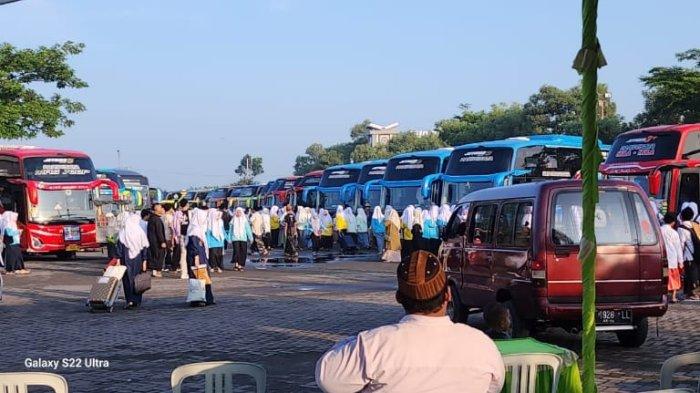 Pemkab Gresik Jemput Pulang Mudik Gratis Ratusan Santri Asal Gresik di ... Pemkab Gresik Jemput Pulang Mudik Gratis Ratusan Santri Asal Gresik di ...