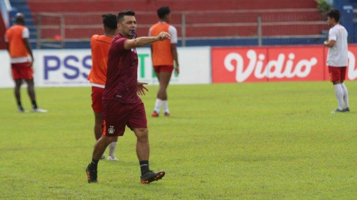 Javier Roca Yakin Persik Kediri Raih Poin Penuh di Laga Versus ...