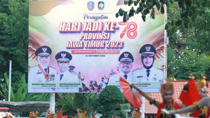 Kirab Pataka “Jer Basuki Mawa Beya” Meriahkan Perayaan Hari Jadi ke-78 Provinsi Jawa Timur ...