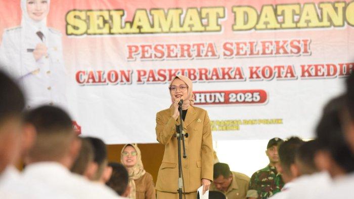 Wali Kota Mbak Vinanda Beri Motivasi pada Calon Paskibraka Kota Kediri - Tribunmataraman.com