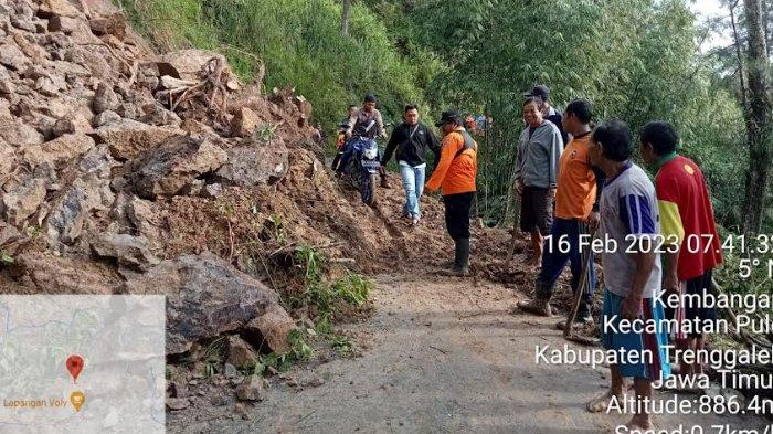 Longsor di Trenggalek Sebabkan Jalur Penghubung Kecamatan Pule Dengan Panggul Tertutup ...