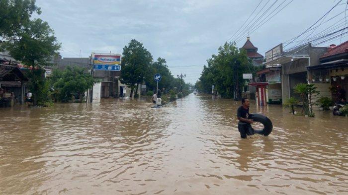 Kepala BNPB Minta Tanggul Jebol Penyebab Banjir di Kabupaten Ponorogo Segera Diperbaiki ...