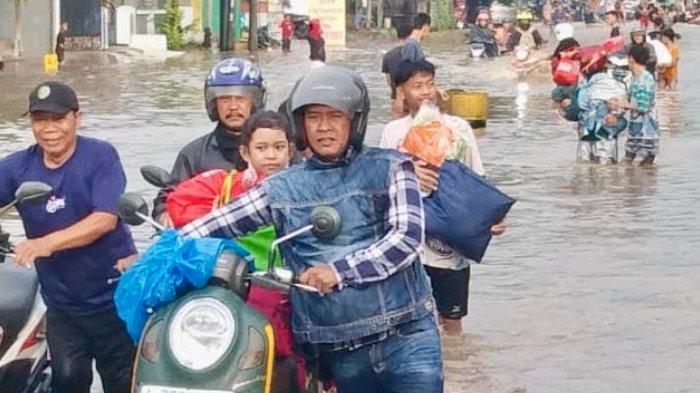 Jalur Pantura Kraton Pasuruan Terendam Banjir, Pemudik Disarankan Lewat Jalur Lain ...