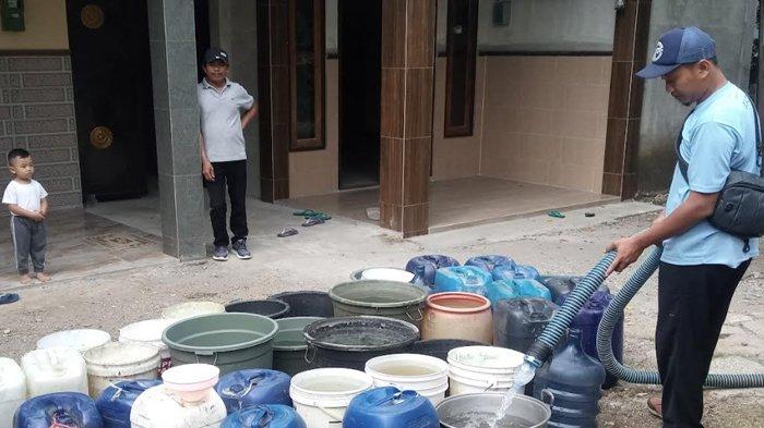 BPBD Mulai Rutin Memasok Air Bersih ke Desa-desa Terdampak Kekeringan di Tulungagung ...