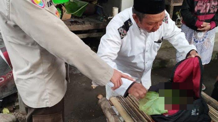 BREAKING NEWS - Warga Blimbingsari Banyuwangi Temukan Bayi Dalam Tas Ransel, Masih Berlumur ...