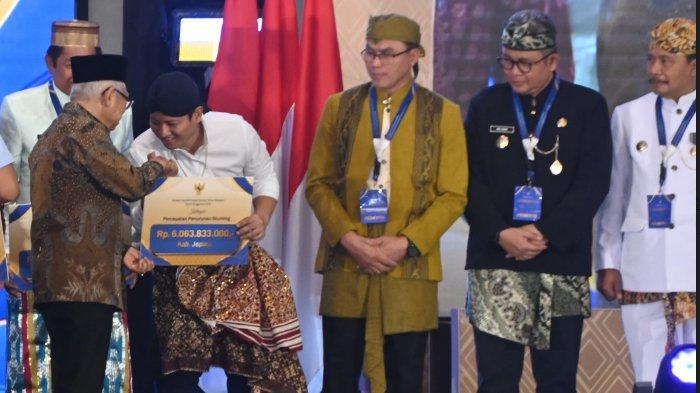 Bupati Trenggalek Terima Penghargaan Insentif Fiskal Penurunan Stunting Rp 5,6 Miliar dari ...