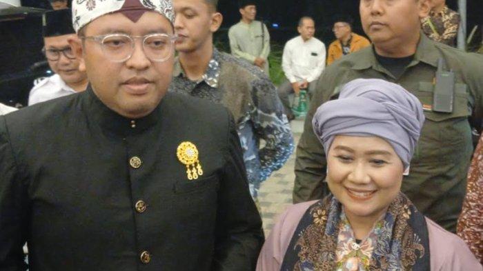 Debat Pilgub Jatim 2024: Luluk-Lukmanul Paling Awal Tiba di Lokasi ...