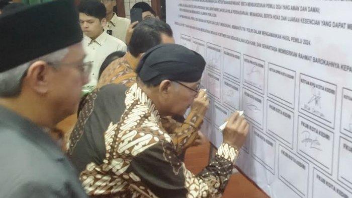 FKUB dan Tokoh Agama Kota Kediri Menggelar Deklarasi Pemilu Damai - Tribunmataraman.com