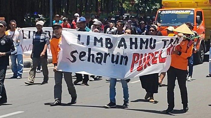 Terdampak Limbah Tambak Udang, Warga Munjungan Trenggalek Geruduk ...