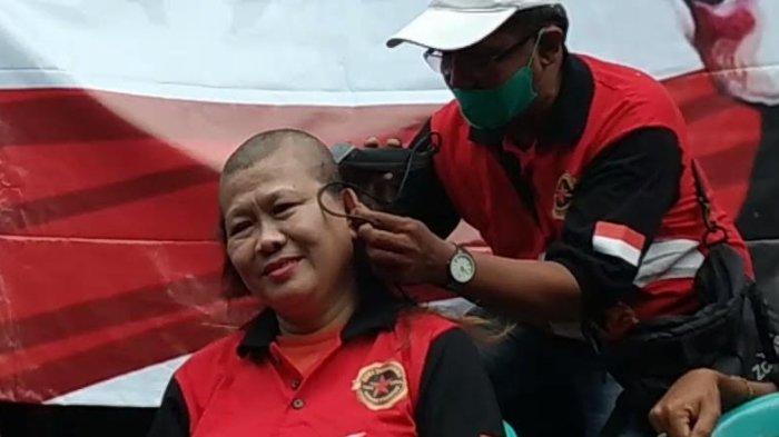 Dukung Ganjar Pranowo Jadi Capres, Gema Nusantara Jatim Cukur Gundul Bareng - Tribunmataraman.com