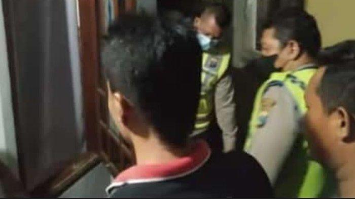 Istri di Gresik Selingkuh Dengan Pria Lain di Ruang Tamu Padahal Suaminya di Kamar ...