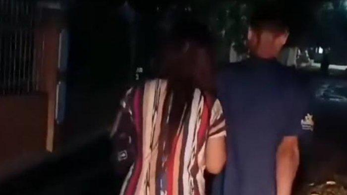 Setelah Digrebek Suaminya Saat Bersama Pria Lain, Istri di Bojonegoro Diarak ke Balai Desa dan ...