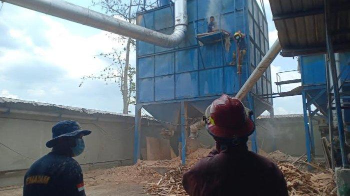 Pabrik Triplek PT SML di Pare Kediri Terbakar, Pemilik Rugi Ratusan Juta Rupiah ...
