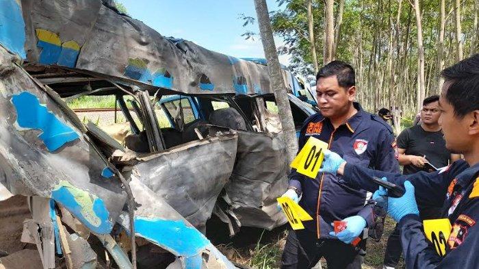 Kisah Korban Kecelakaan KA Probowangi Vs Isuzu Elf di Lumajang, Ikan Hias Kini Jadi Kenangan ...