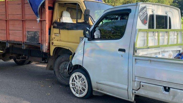 Tabrakan Truk Vs Pikap di Nganjuk, Penumpang Bak Pikap Tewas - Tribunmataraman.com