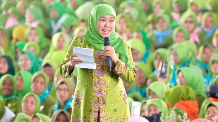 Di Hadapan 12 Ribu Muslimat NU, Khofifah Mohon Restu Maju Kembali di ...