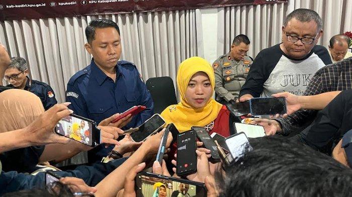 Bertahap, KPU Kabupaten Kediri Mulai Menerima Logistik Pemilu 2024 - Tribunmataraman.com