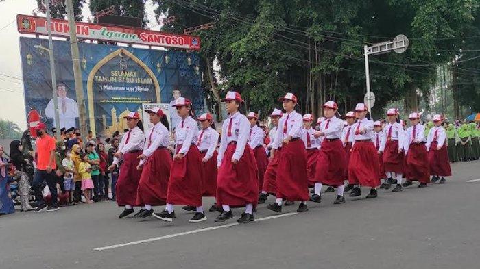 Ratusan Siswa SD di Kota Blitar Ikuti Lomba Baris Berbaris untuk Meriahkan HUT ke-77 RI ...
