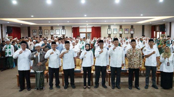 240 Calon Haji Kota Kediri Resmi Dilepas, Wali Kota Kediri, Vinanda Prameswati Beri Pesan ...