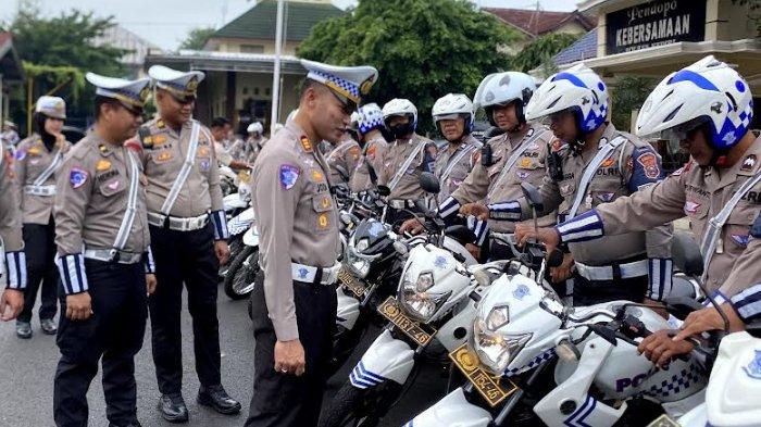 Satlantas Polres Kediri Cek Kendaraan Dinas untuk Pengamanan Nataru 2025 - Tribunmataraman.com