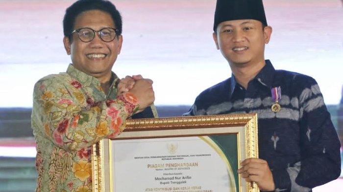 Transmigran Trenggalek Sukses di Tanah Rantau, Bupati Mas Ipin Raih Penghargaan dari Kemendes ...