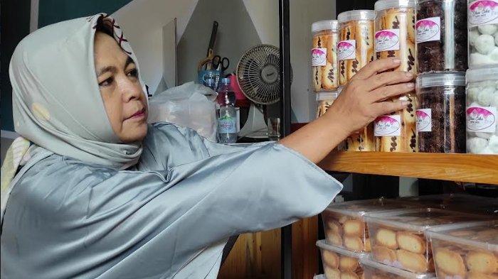 35 Tahun Susilorini Bertahan Memproduksi Roti Mawar yang Legendaris ...