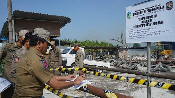 Ikut Instruksi Bupati, Satpol PP Kediri Tutup Permanen Usaha Pengecoran ...
