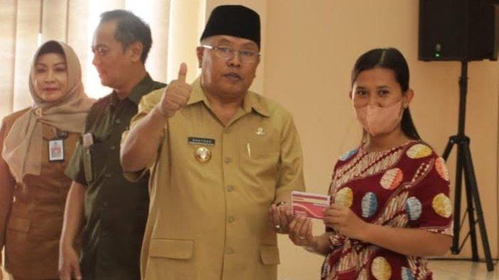 Eks Buruh Pabrik Rokok Apache yang Terdampak PHK Tahun Lalu Masih Dapat Jatah BLT Tahun Ini ...