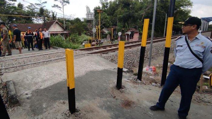 Rawan Kecelakaan, Perlintasan KA Tanpa Palang Pintu di Talun Blitar ...