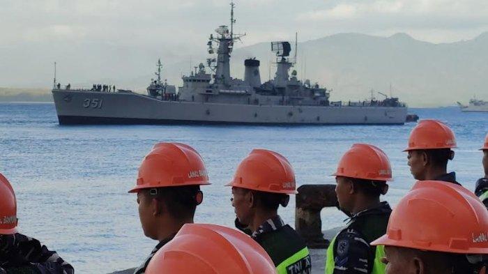 Persiapan Operasi Trisila Selama 37 Hari, Kapal Perang RI Bersandar di ...