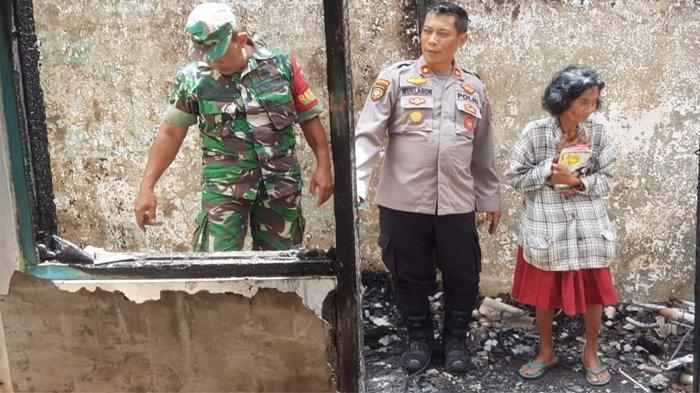 Bersihkan Puing-puing Rumah Setelah Kebakaran, Nenek di Kediri Temukan ... Bersihkan Puing-puing Rumah Setelah Kebakaran, Nenek di Kediri Temukan ...