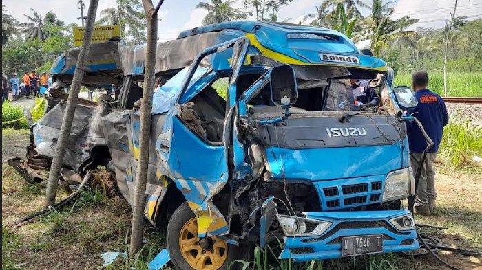Sopir Isuzu Elf yang Ditabrak KA Probowangi di Lumajang Ditetapkan Jadi Tersangka ...