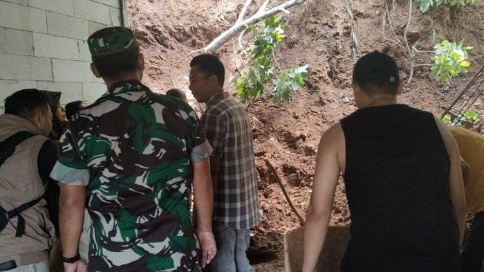 Tebing 4 Meter Longsor Menimpa Rumah Warga Dongko Trenggalek - Tribunmataraman.com