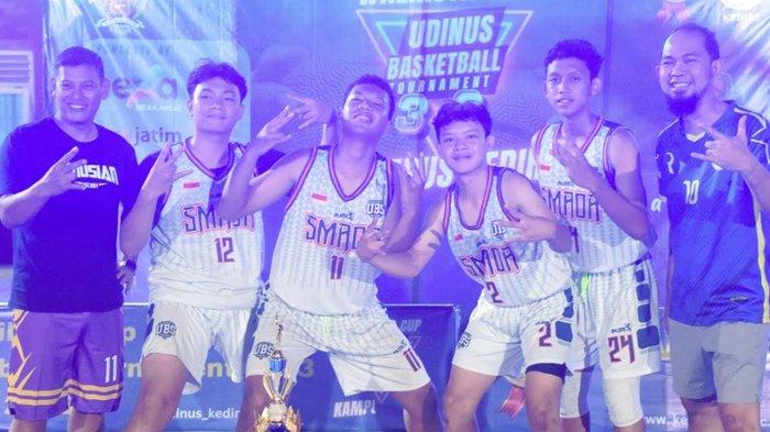 SMKN 1 Kediri Juara Wali Kota Cup Udinus Basketball Tournament Three on ...