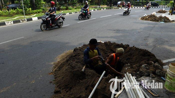 Berita Foto: Galian dan Pemasangan Kabel Fiber Optik PT PGASCOM di ...
