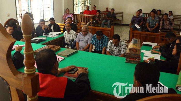 Foto-Foto Sidang Perdana Empat Anggota DPRD Tapteng Kasus Korupsi ...