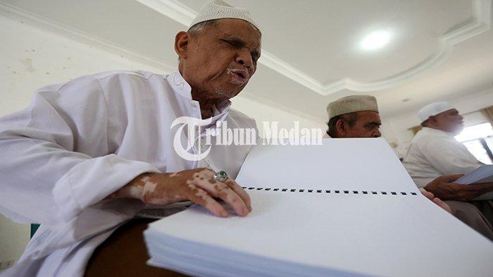 Berita Foto: TADARUS Al-Quran dan Tausiah, Puluhan Tunanetra di Medan ...