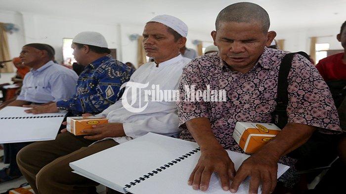 Berita Foto: TADARUS Al-Quran dan Tausiah, Puluhan Tunanetra di Medan ...