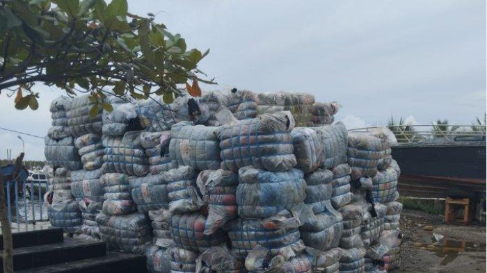 150 Bal Pakaian Bekas Diamankan Bea Cukai di Perairan Asahan - Tribun-medan.com