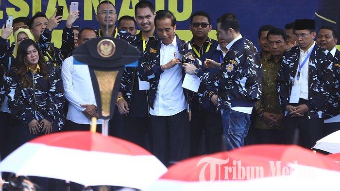 Foto-Foto Jokowi Hadiri Temu Kader Angkatan Muda Pembaharuan Indonesia ...