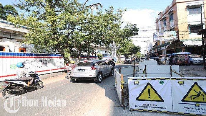Berita Foto: Bobby Nasution Minta Maaf, Banyak Warga Keluhkan Jalan Rusak ke Anggota DPRD Medan ...