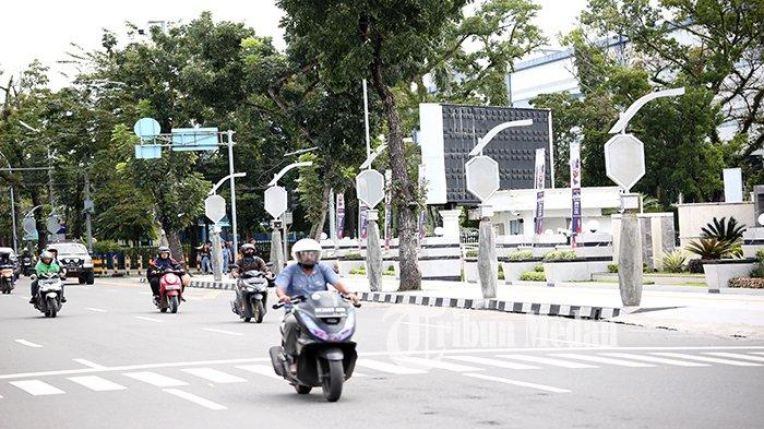 Berita Foto: TIDAK Ada Kejelasan, Proyek Gagal Lampu Pocong Masih ...