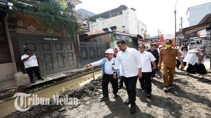 Berita Foto: Proyek Perbaikan Drainase Buat Air Tak Mengalir Seminggu ...