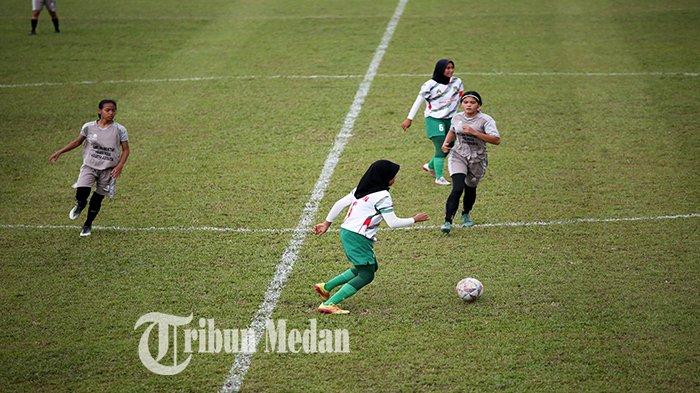 Berita Foto: Sebagai Tahap Seleksi Tim Sepak Bola Putri PON Sumut ...