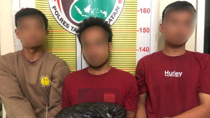 Gagal Melarikan Diri, 3 Kurir Ganja Ditangkap di Polres Tapsel - Tribun ... Gagal Melarikan Diri, 3 Kurir Ganja Ditangkap di Polres Tapsel - Tribun ...