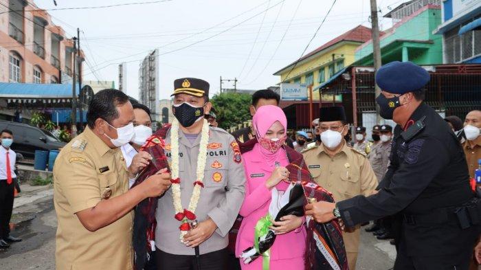 Tradisi Penyambutan Kapolres Padangsidimpuan Akbp Dwi Prasetyo Wibowo